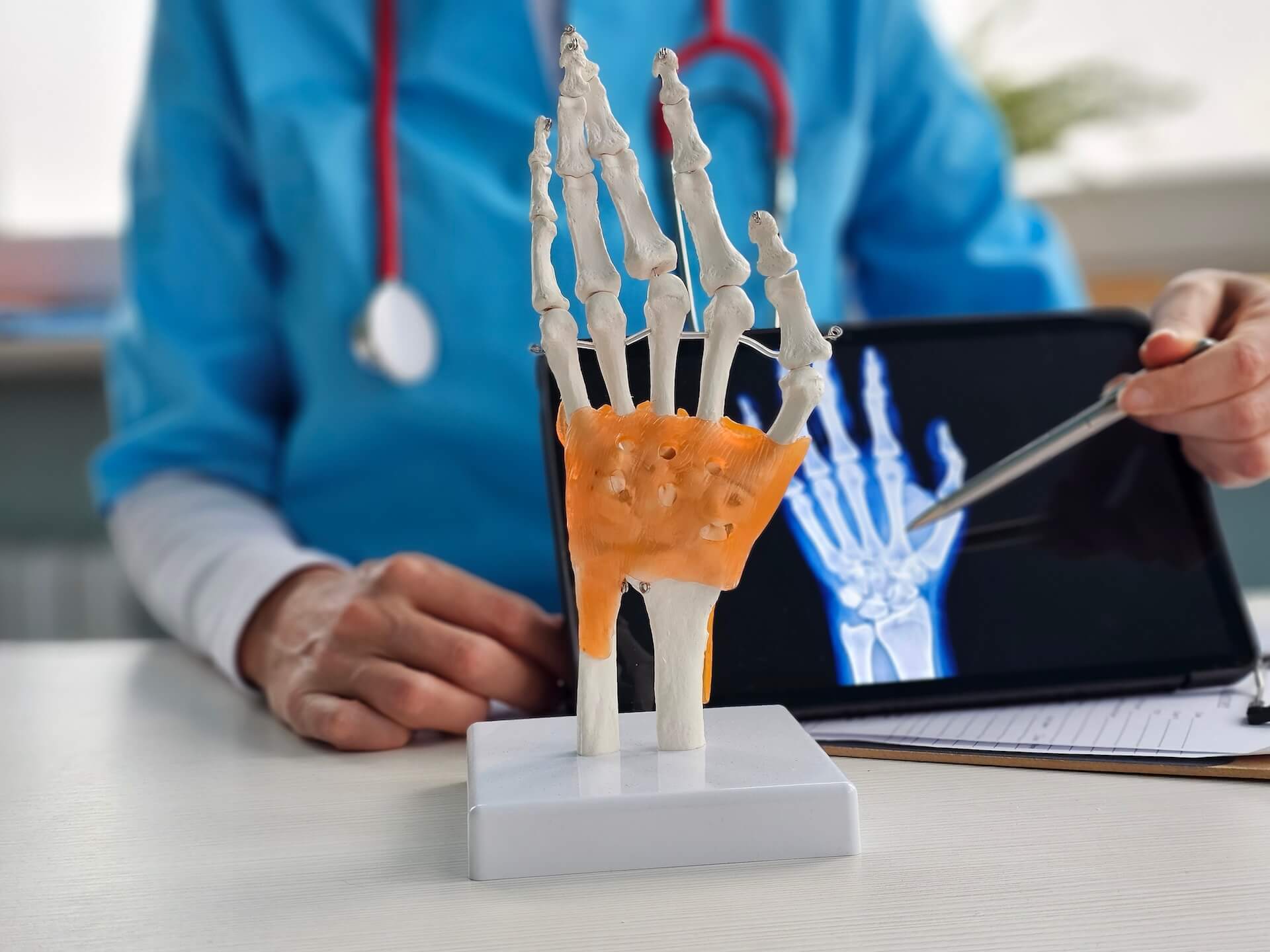 Hand and Wrist Pain Treatment at Andrews Institute